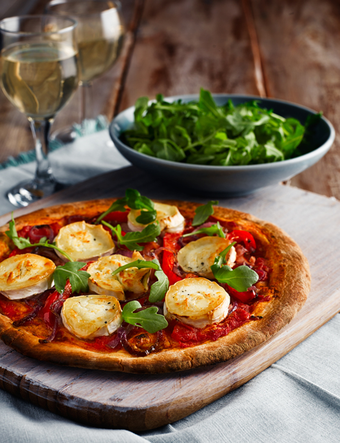 French goats' cheese, ham, pepper and red onion pizza | Sainsbury`s ...