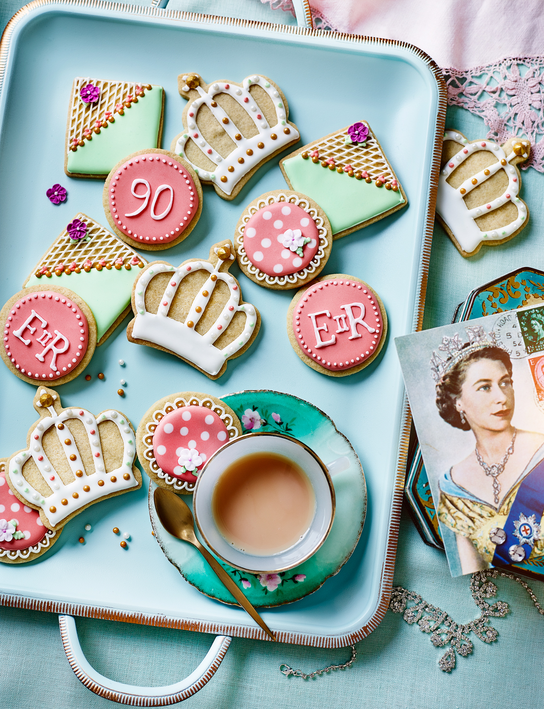 HRH shortbreads | Sainsbury`s Magazine