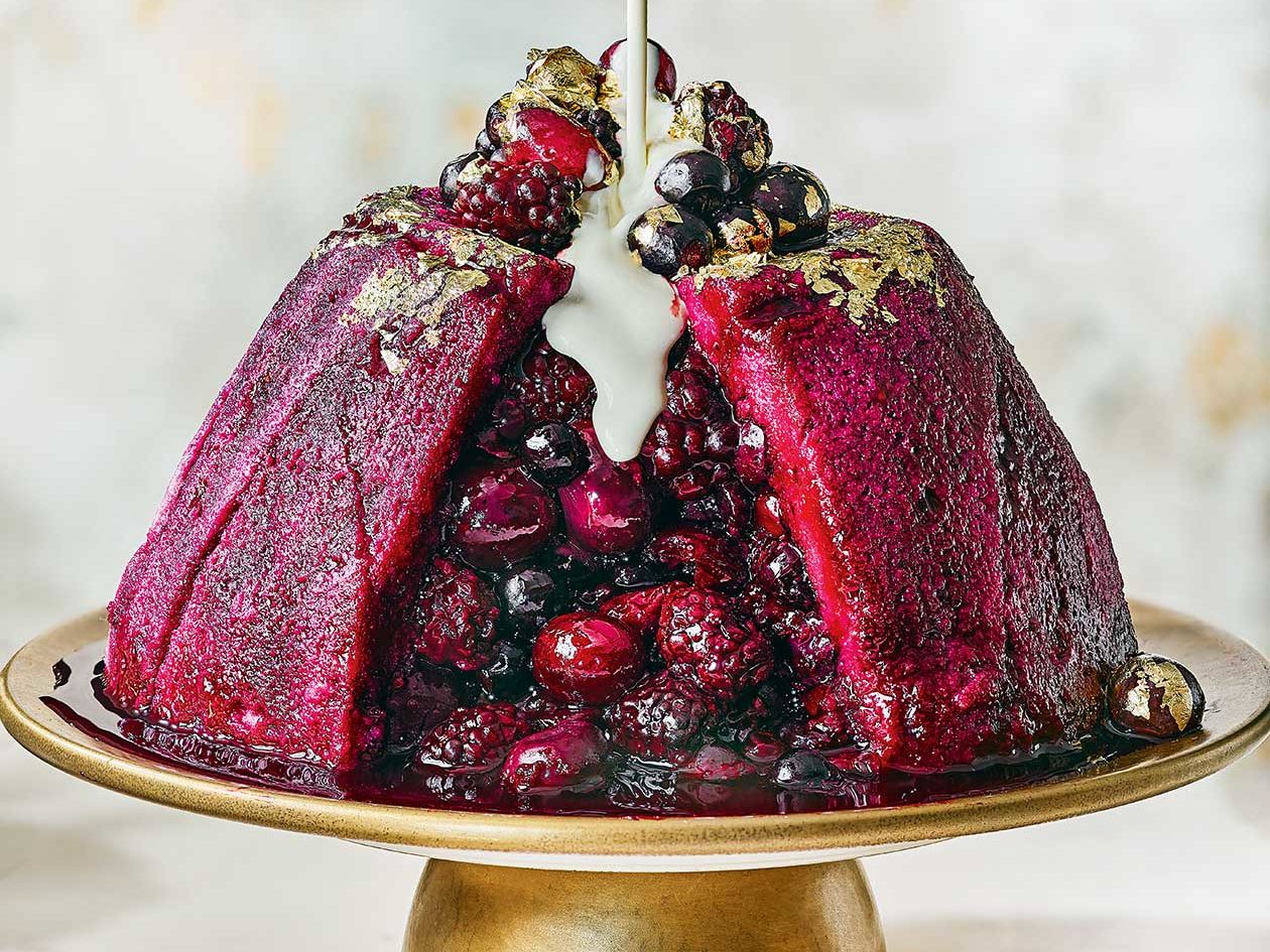 Fruit Pudding Premium Photo | Delicious Homemade English Fruit Cake